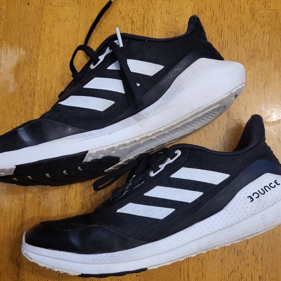 adidas | Shoes | Adidas Womens Eg2 Bounce Running Shoe Sz 6 | Poshmark